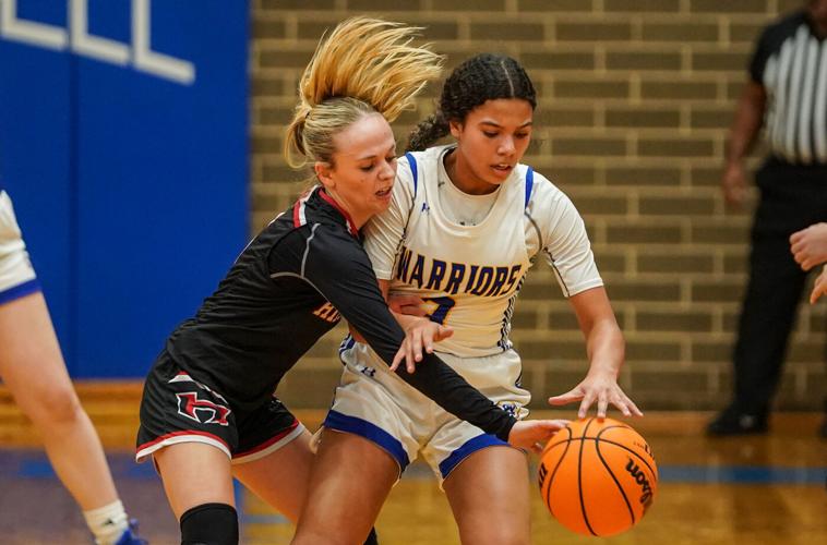 Lady Panthers dominate Lady Warriors | Sports | newstopicnews.com