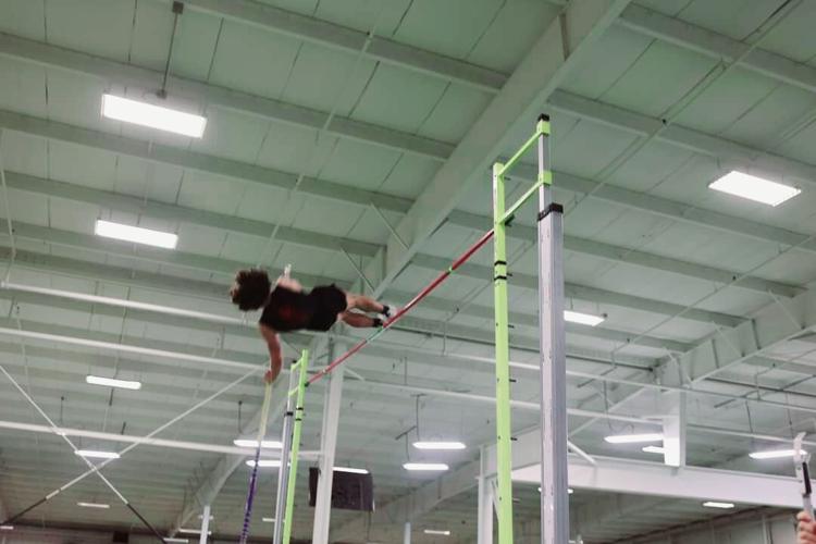 Robbins, Taylor headed to state | Sports | newstopicnews.com