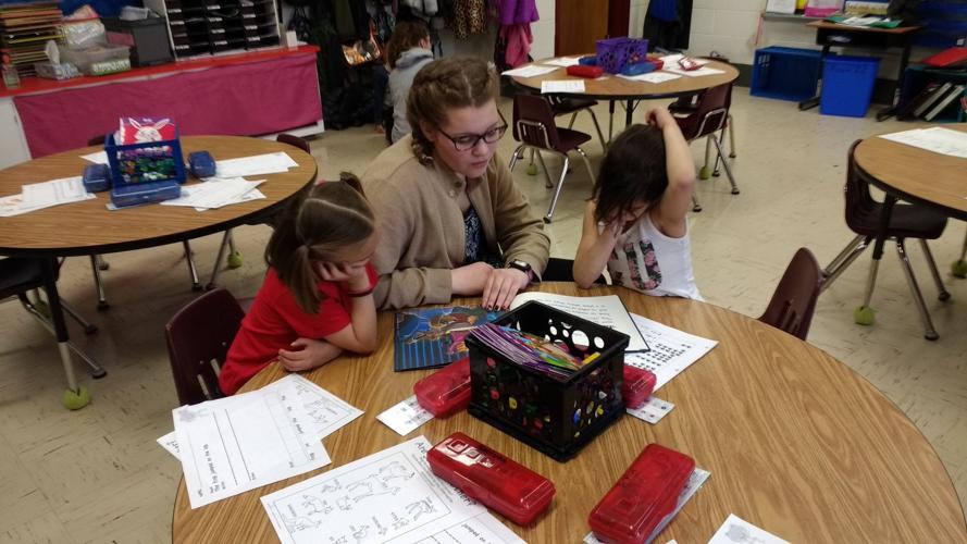 Reading role models: Middle school kids pass on love of literature