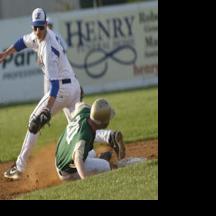 BASEBALL: Lee slips by Wilson
