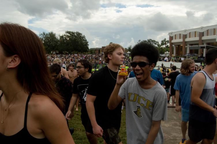 Photos: UCF students "Charge On" into Reflection Pond at Spirit Splash ...
