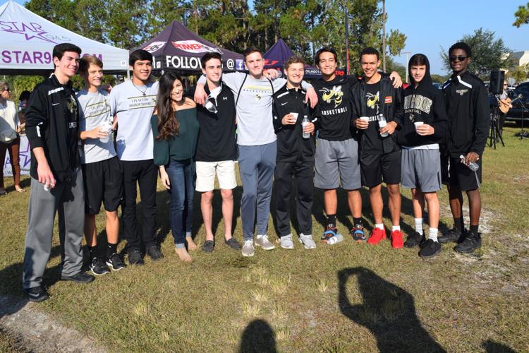 Photos: Basket Brigade Central Florida bundles Thanksgiving meals ...