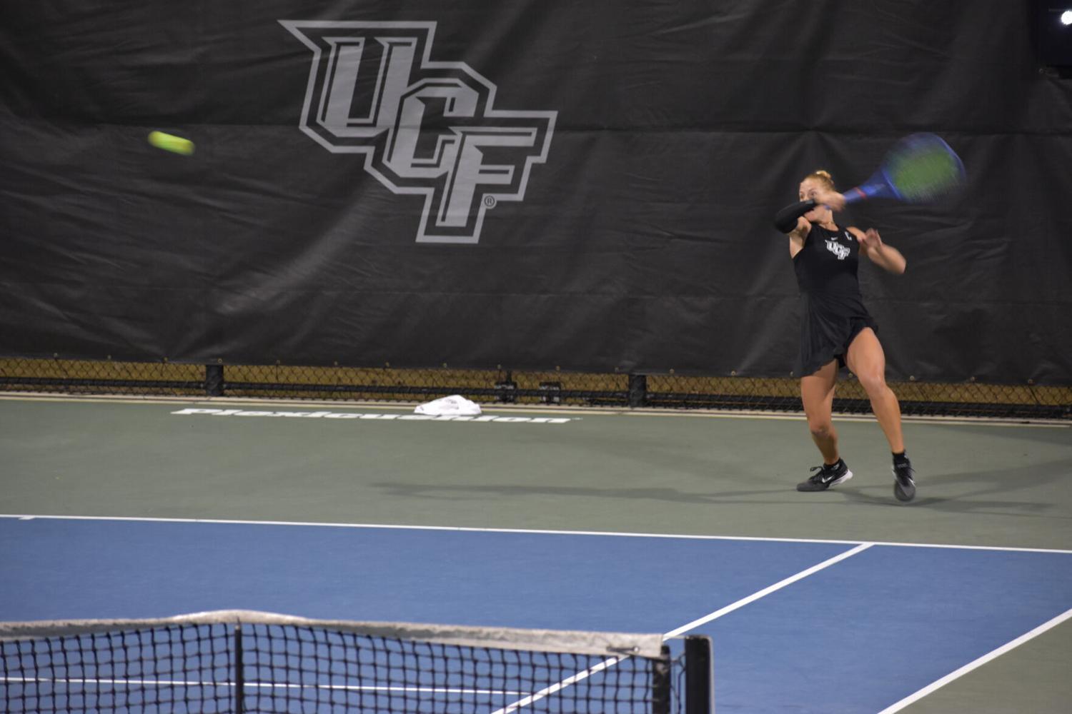 Women’s tennis ruffles FAU Owls’ feathers in 4-0 sweep | Sports | The ...