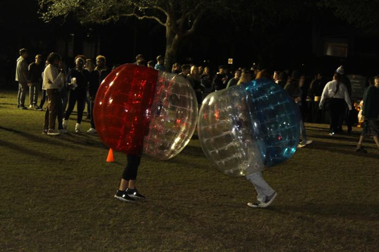 Winter wonderland takes over Memory Mall with ice rink, mechanical ...