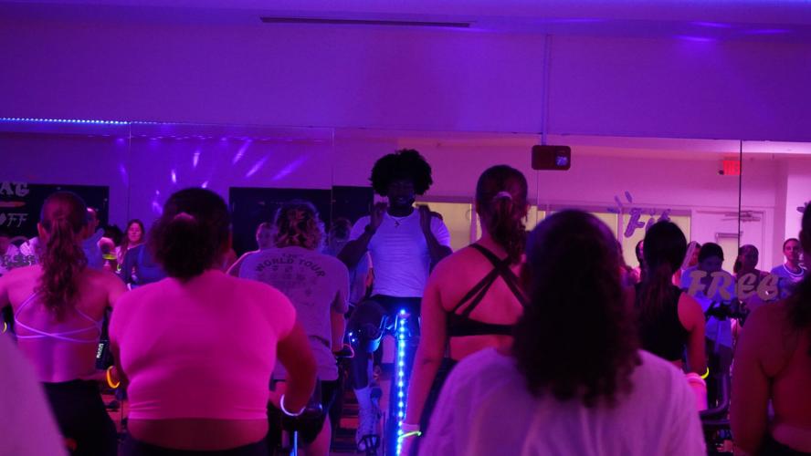 Glow UCF event shines bright amidst spring break anticipation | Culture ...