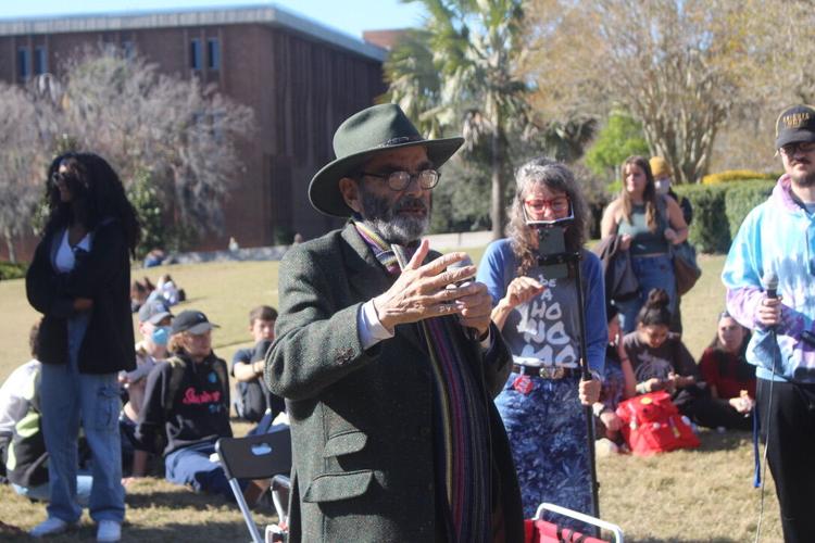 TikTok preacher Sister Cindy visits UCF, crowd gathers at Reflecting ...