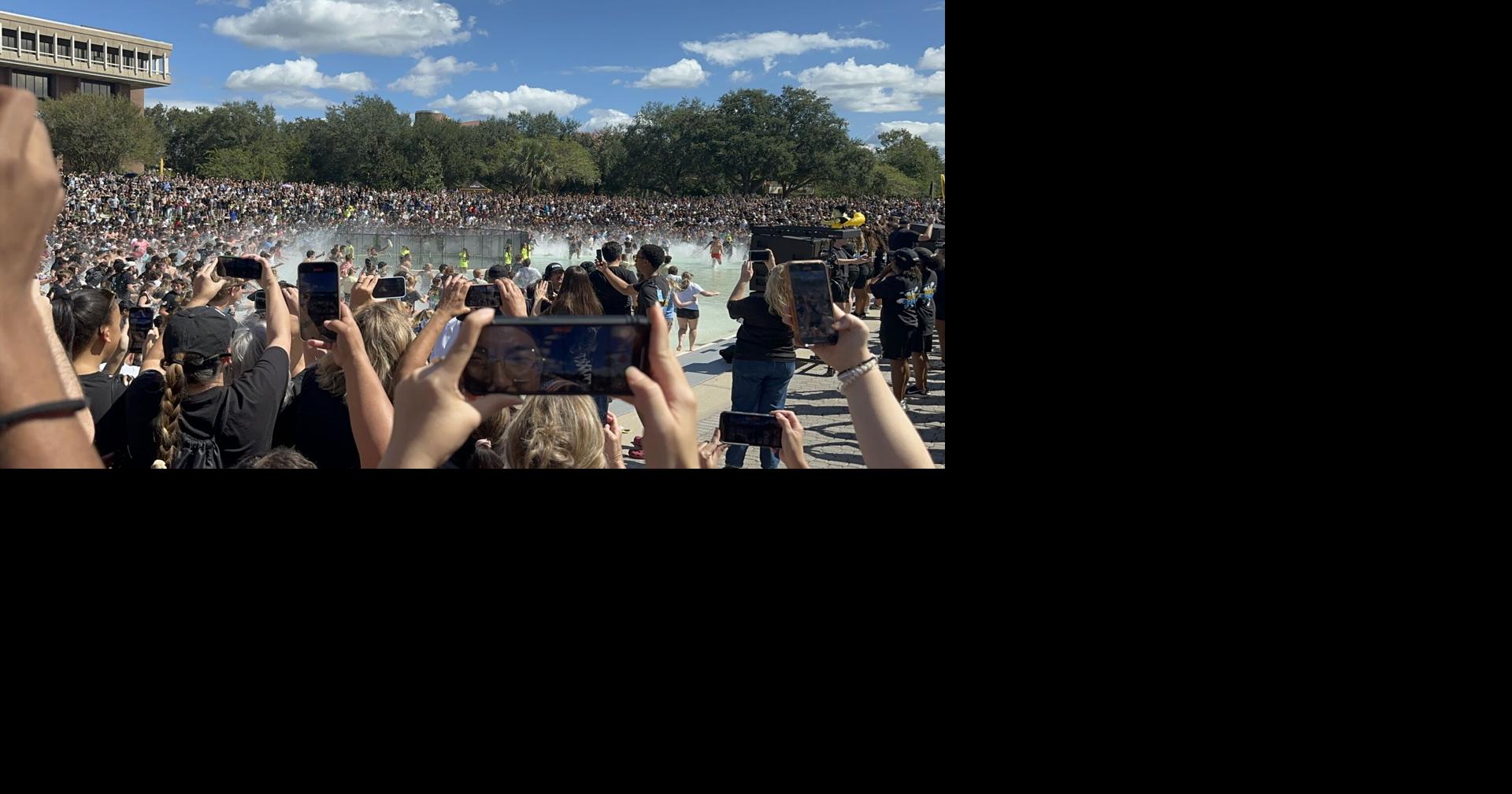 Hundreds of UCF students swarm Reflecting Pond for rubber duck ...