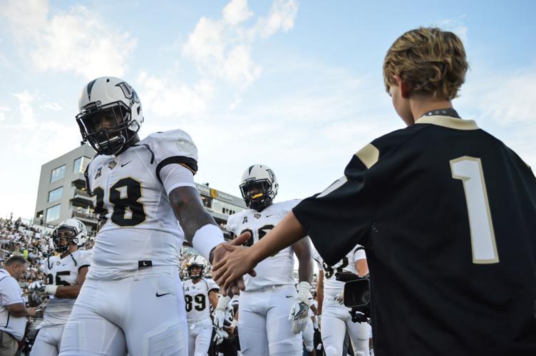 Knights pounce Panthers in 53-14 rout | Sports | The Charge