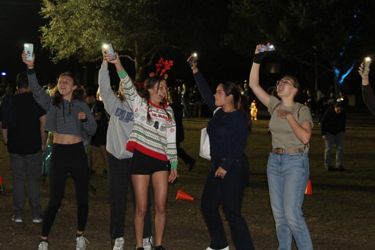 Winter wonderland takes over Memory Mall with ice rink, mechanical ...