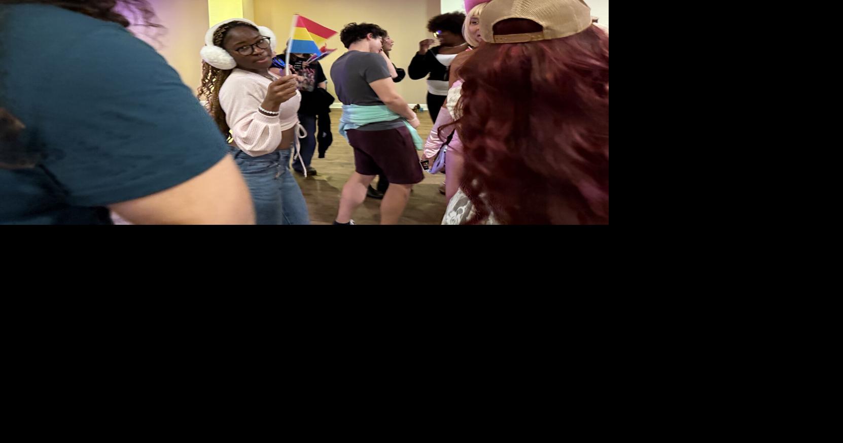 UCF students keep on dancing at the Pink Moonie Club | Life | The Charge