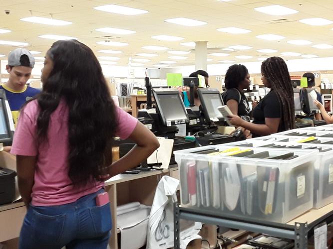UCF breezeway bookstore's new design streamlines textbook purchases ...