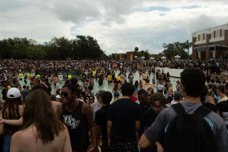 Photos: UCF students "Charge On" into Reflection Pond at Spirit Splash ...