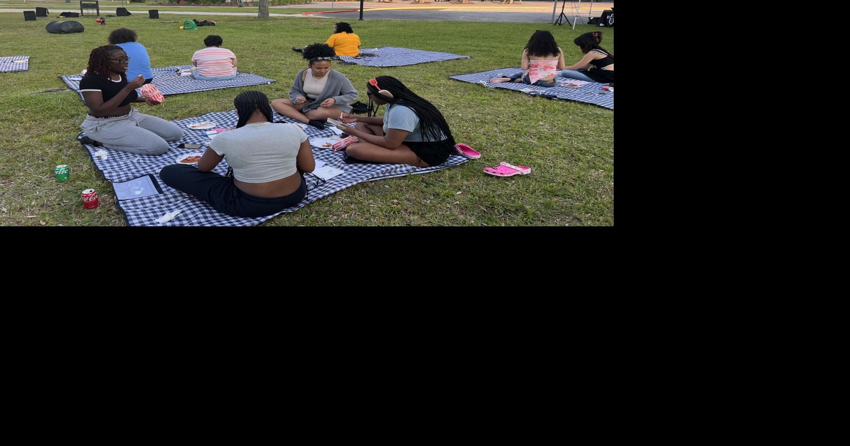 Students go down memory lane with Y2K event | Life | The Charge