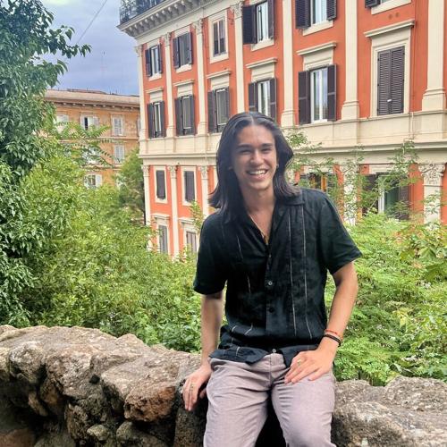 Jonah Sanderson utilizes creativity to express his Filipino-American ...