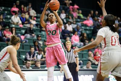 Tale of two halves favors Charlotte | Sports | ninertimes.com