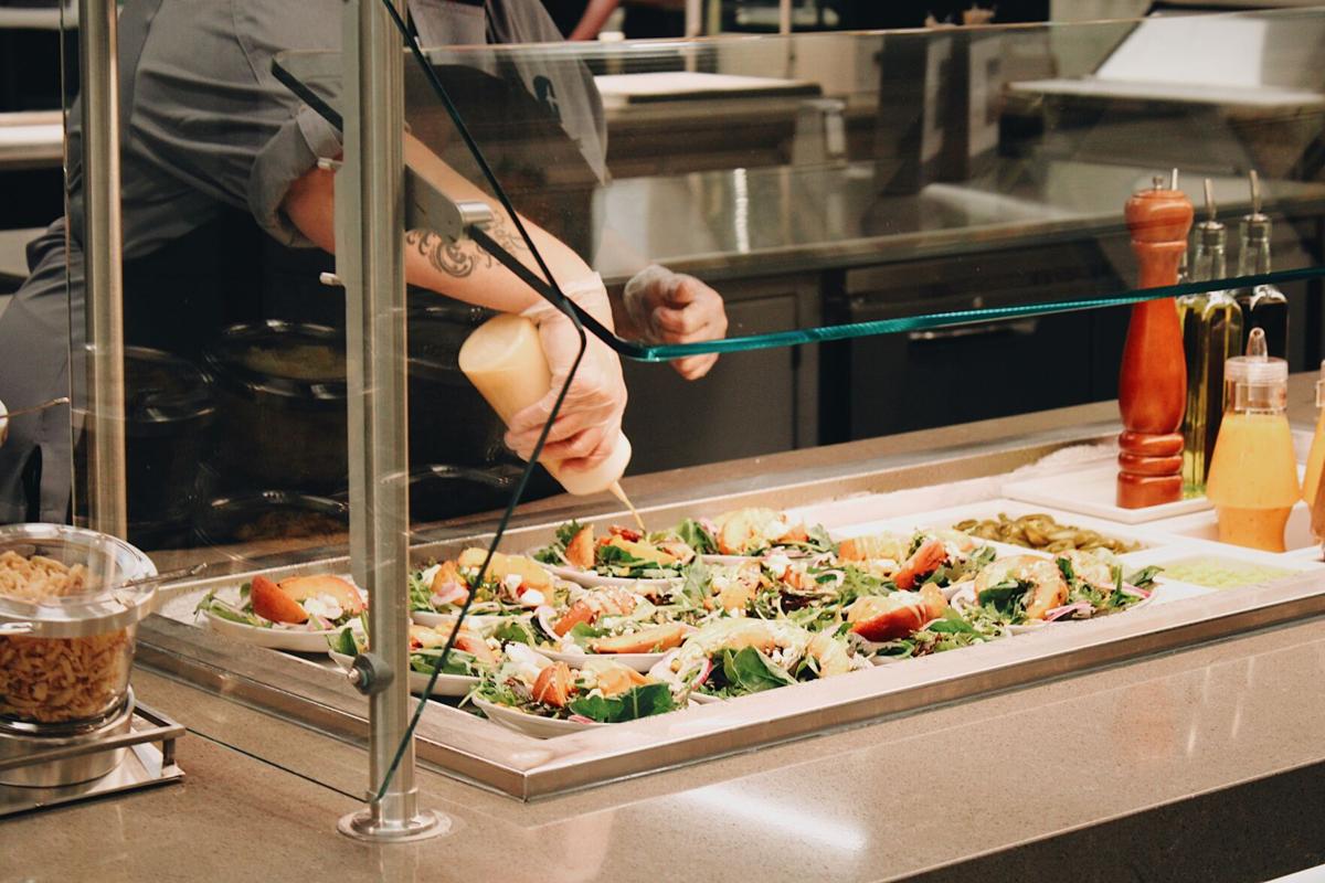 UNC Charlotte's Social 704 dining hall sets record numbers of diners ...