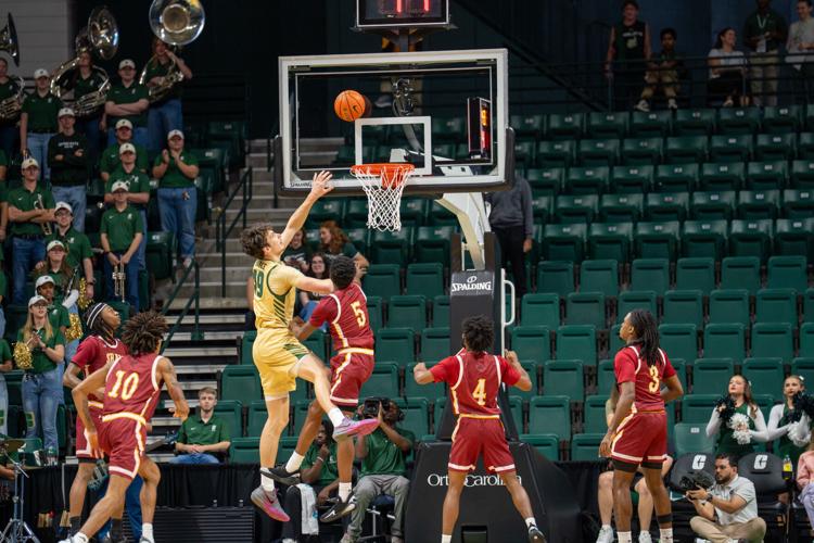 Charlotte men's basketball falls short in first conference game of ...