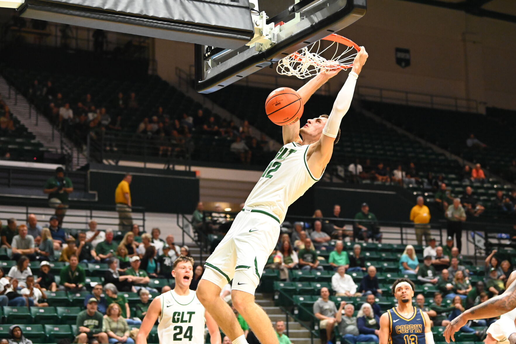 Threadgill scores 16 as Charlotte men's basketball downs Coppin State ...