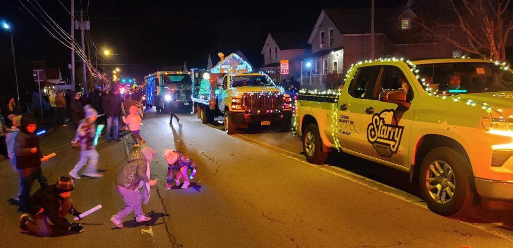 Light Up The Night: Parade kicks off holiday season in Ogdensburg ...