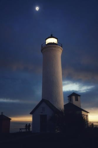 Tibbetts Point Lighthouse lights up for totality | Travel | nny360.com