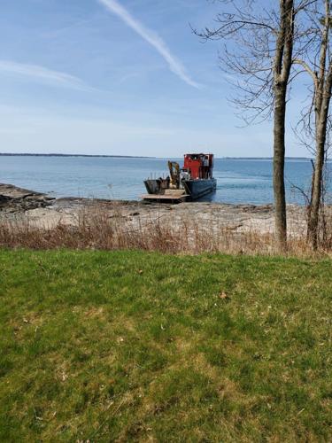 Carleton Island residents continue their opposition to Carleton Villa ...