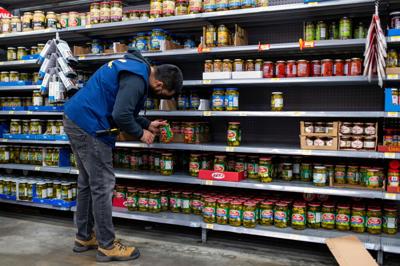 Walmart is boosting the average store manager’s salary to $128,000 ...