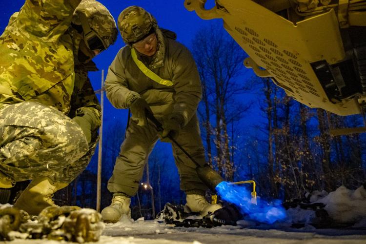Soldiers fight snow for rail load | News | nny360.com