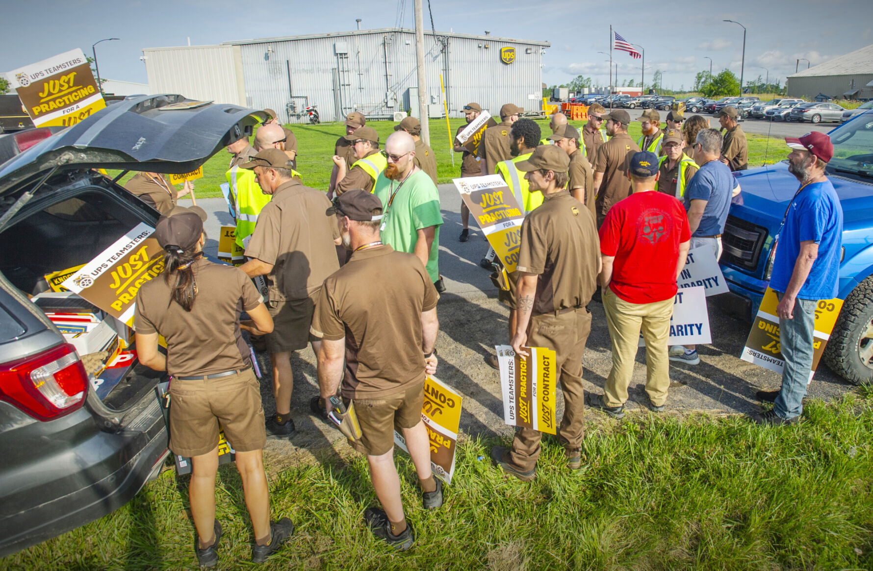 PHOTOS: Practice picket | Business | nny360.com