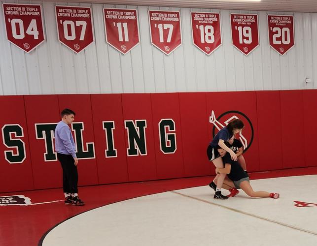 High school wrestling: Fulton girls bring pioneering spirit to the mat ...