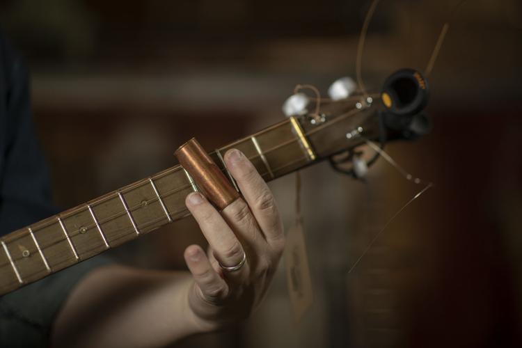 A Minneapolis man resurrects a storied folk instrument The cigar box ...