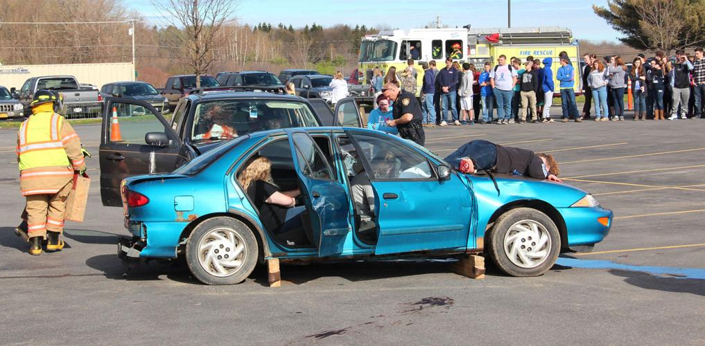 Pulaski students participate in mock DWI crash scene | News | nny360.com