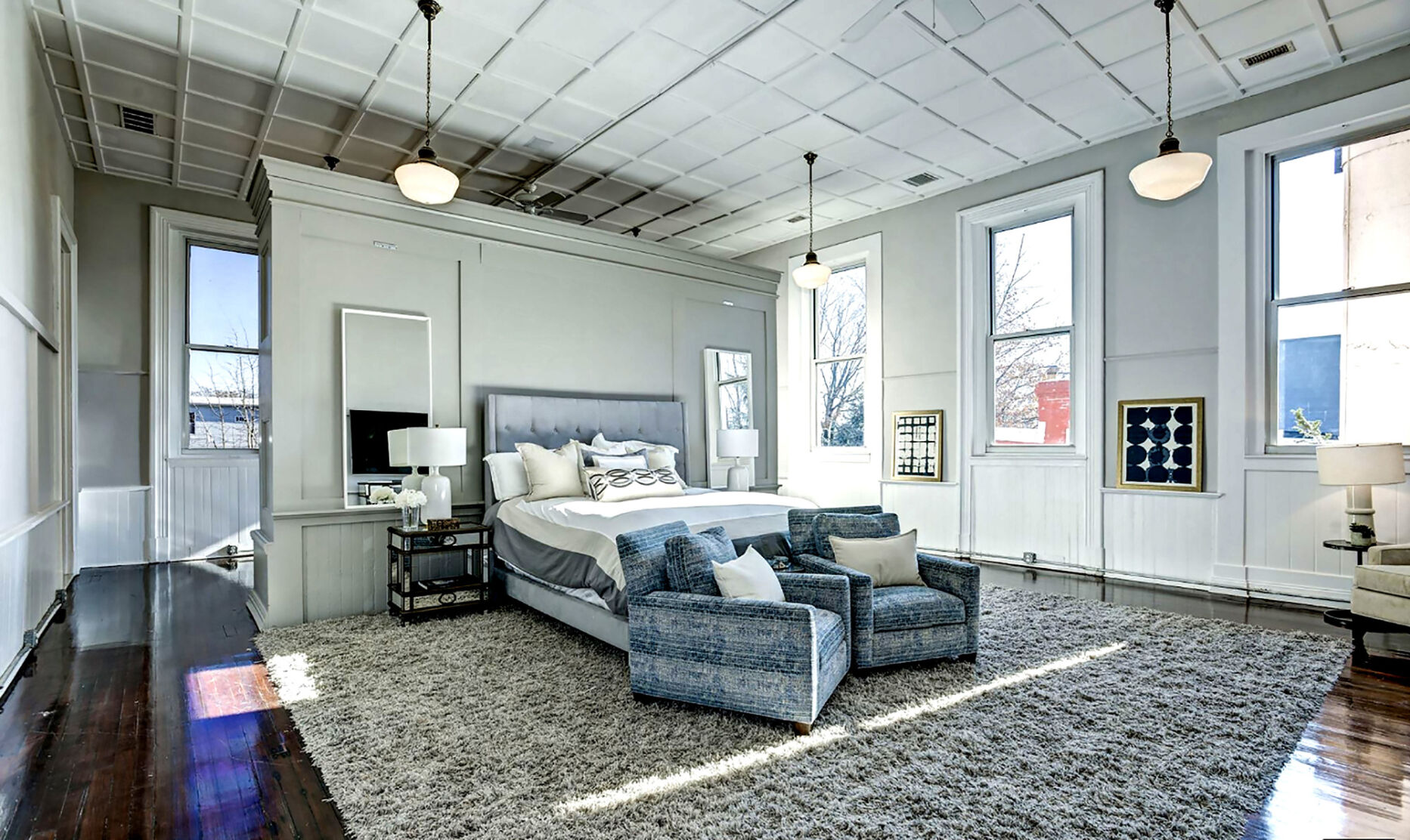 Lori Loughlin, Mossimo Giannulli sell the big house | Home and Garden ...