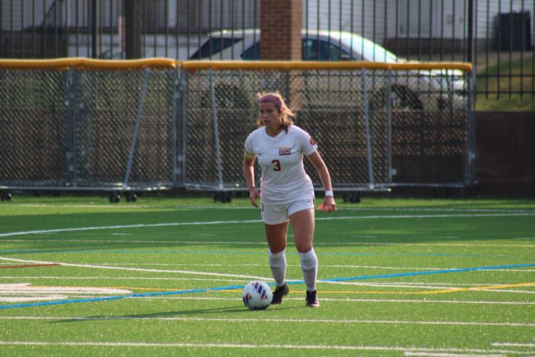 College sports: Phoenix’s Hilliard endured to complete decorated ...
