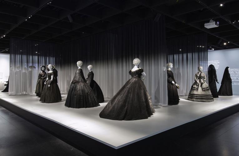 ‘Death Becomes Her’ How mourning dress has influenced fashion, even ...