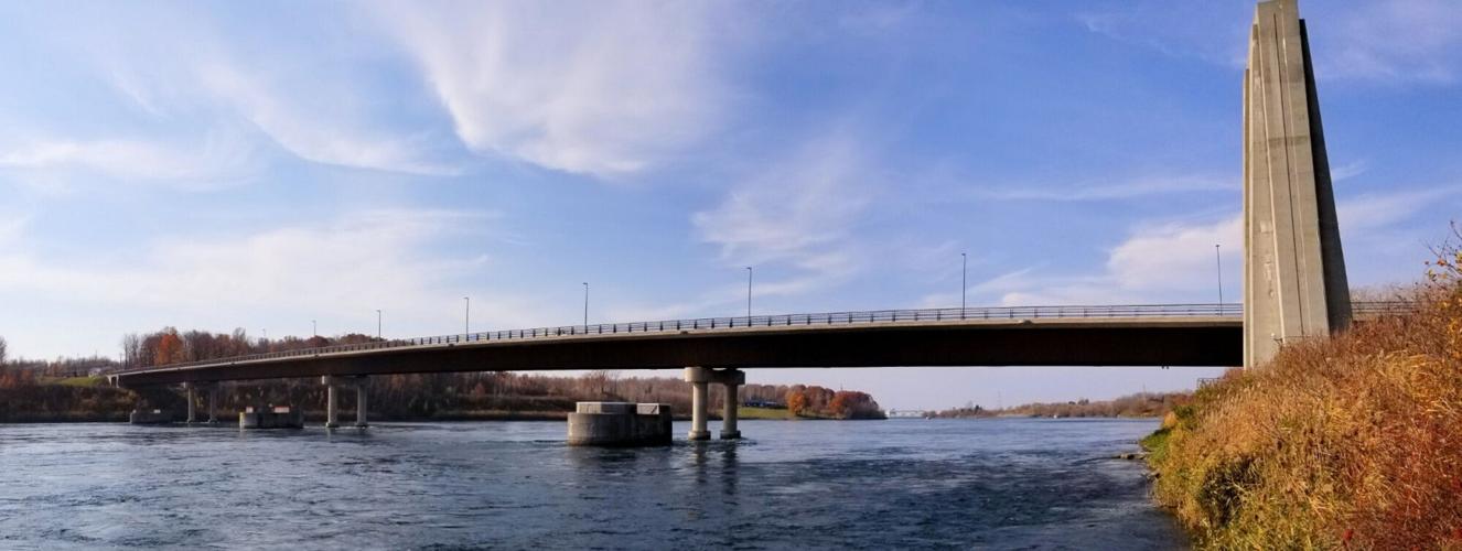 Canada bridge traffic down across NNY from year ago | St. Lawrence ...