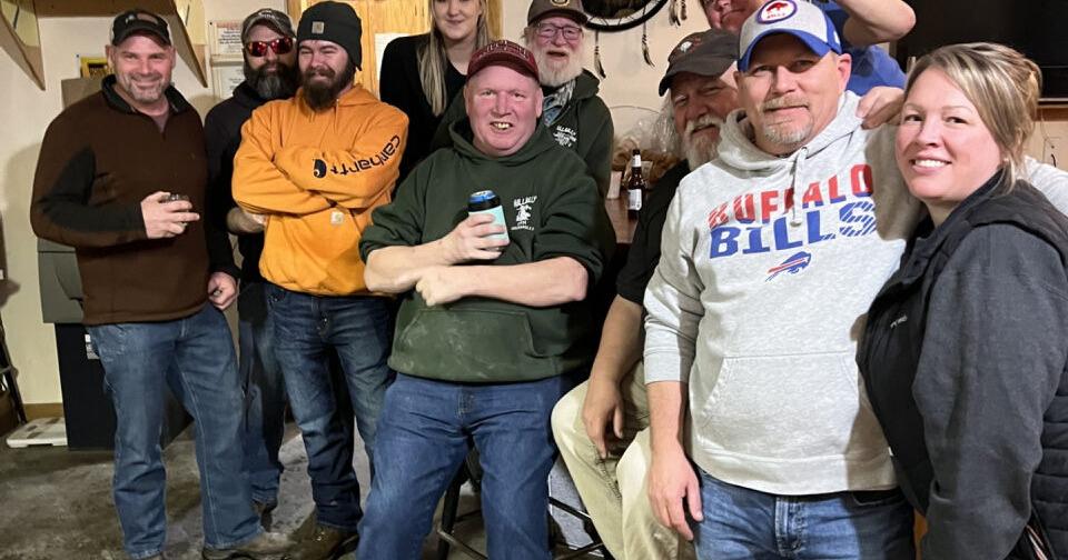 Hillbilly Inn A raises to the top of the shuffleboard league | Lewis ...