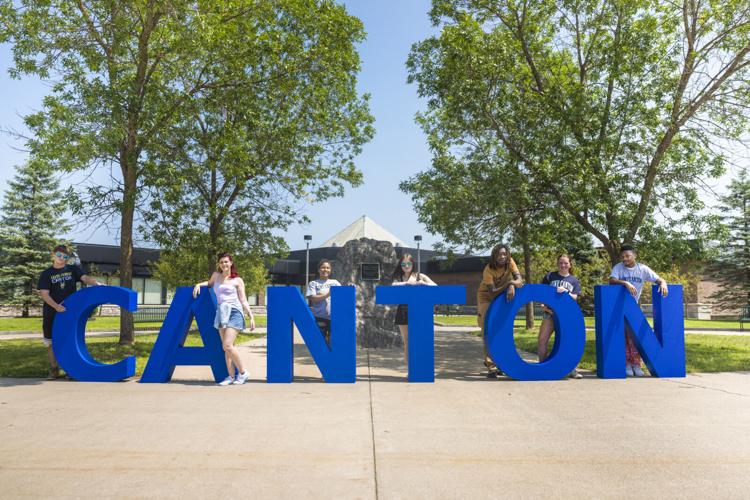 Back to school: Students return to SUNY Canton | Education | nny360.com