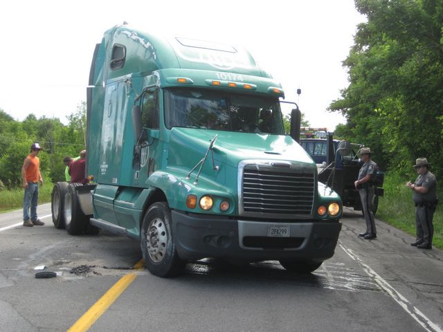 Driver ticketed following tractor trailer accident | News | nny360.com