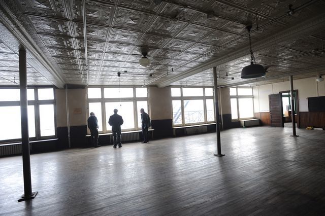 UNTAPPED POTENTIAL lincoln building: Owner gives tour of structure to ...