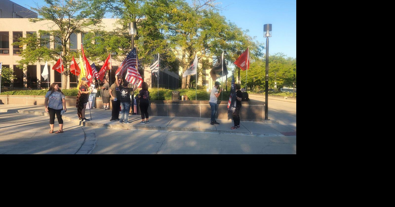 Naperville City Council in Illinois votes 8-1 to ban sale of assault ...