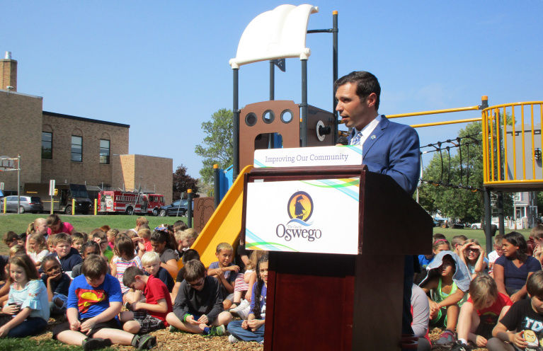 New Kingsford Park Elementary playground a hit | News | nny360.com