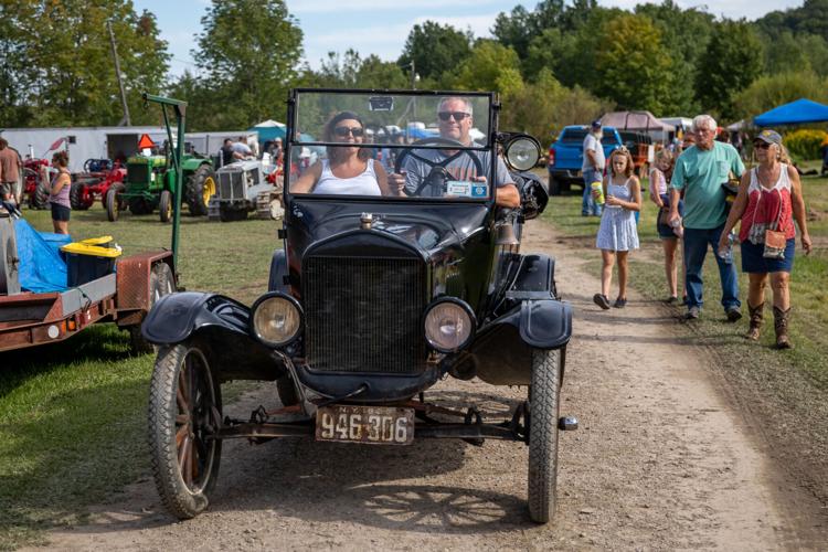 Old time engine show back in gear: Vintage tractors, trucks return to ...