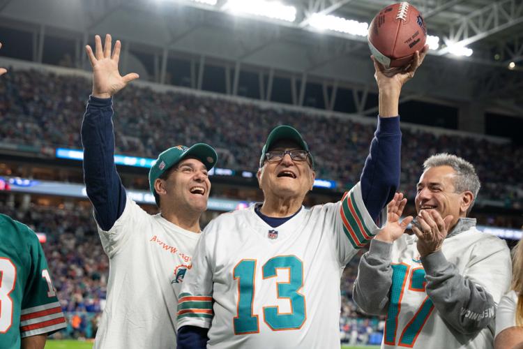 Miami crowd roared approval of Watertown resident’s service in two wars ...