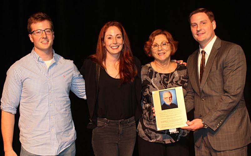 HOF locks link between Steve Munn, John Elliott | Sports | nny360.com