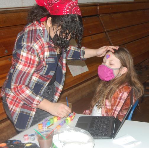 One School, One Book programs begin in Carthage elementary schools ...