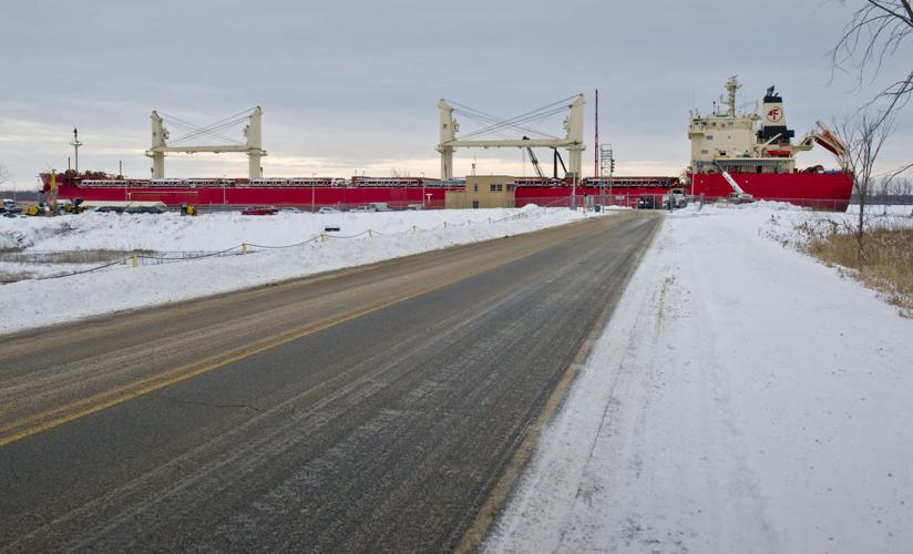Ship remains stuck in ice near Snell Lock | News | nny360.com