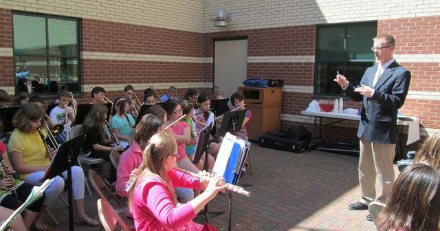 Salmon River Elementary School Band hits the road to entertain | News ...