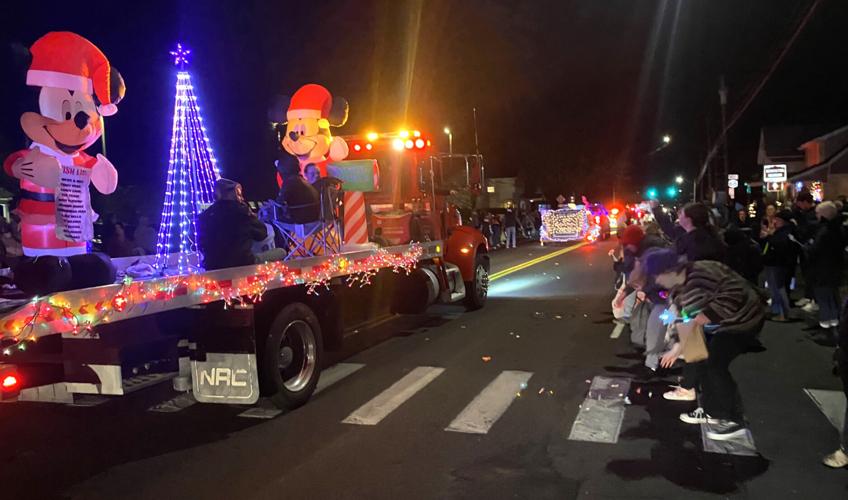 Ogdensburg hosts Light Up the Night parade | Kidscontent | nny360.com