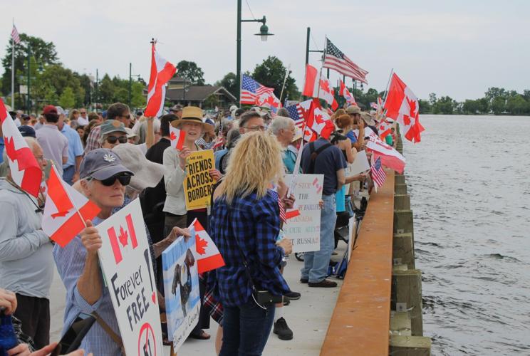 Over 200 rally at pro-Canada “Elbows Up” demonstration in Ogdensburg ...