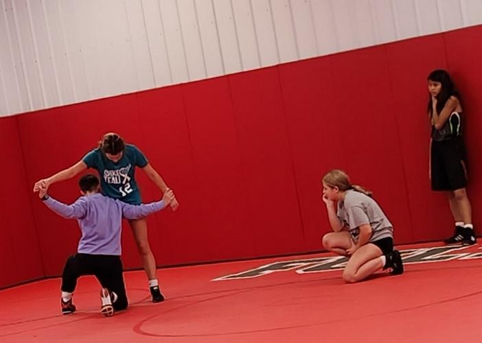 High school wrestling: Fulton girls bring pioneering spirit to the mat ...